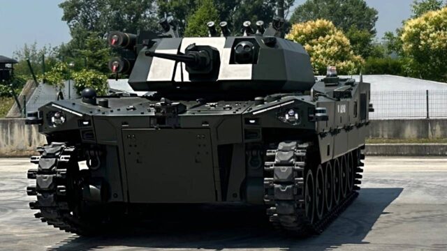 Ağır sınıf insansız kara aracı Otokar Alpar tanıtıldı! - ShiftDelete.Net