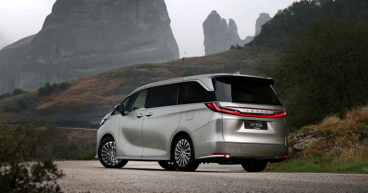 Lüksün minibüs hali: Lexus LM sonunda Türkiye'de! - SDN